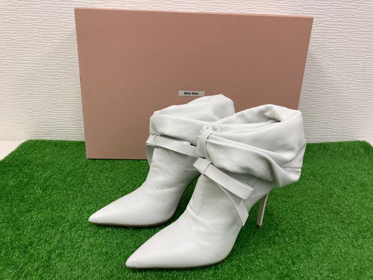 miumiu レザー ショートブーツ ホワイトのお買取をさせていただきました。 | 出張買取なら錬金堂
